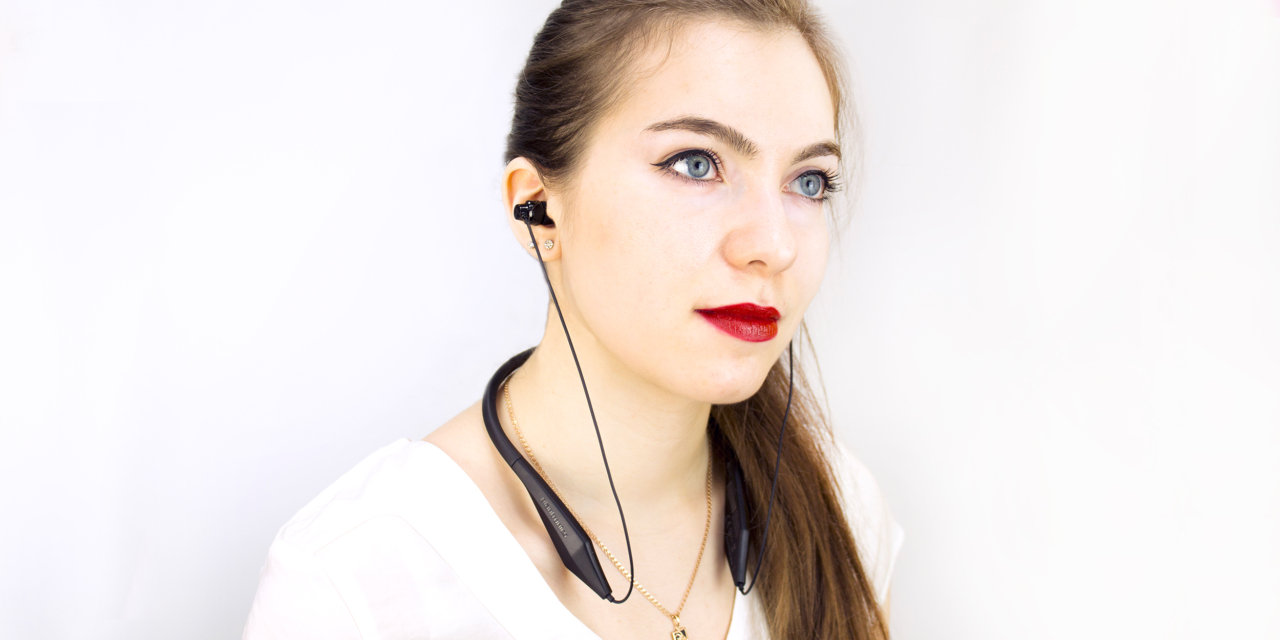 Обзор Plantronics BackBeat 100 — доступной гарнитуры-ожерелья с отличным звуком — Лайфхакер