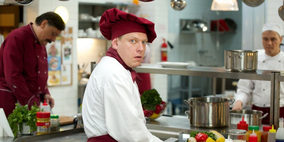 15 российских комедийных сериалов, которые скрасят скучный вечер ...