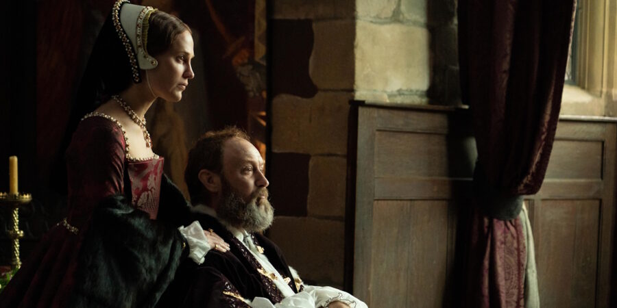 «Игра королевы» — фильм с Джудом Лоу в роли короля Англии