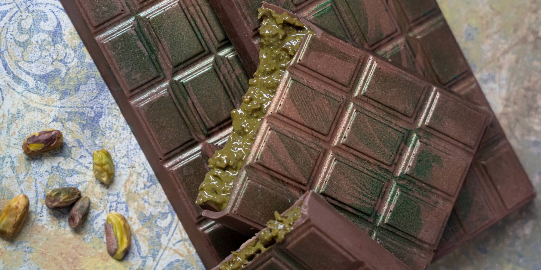 Дубайский шоколад с фисташковой пастой: рецепт — Лайфхакер