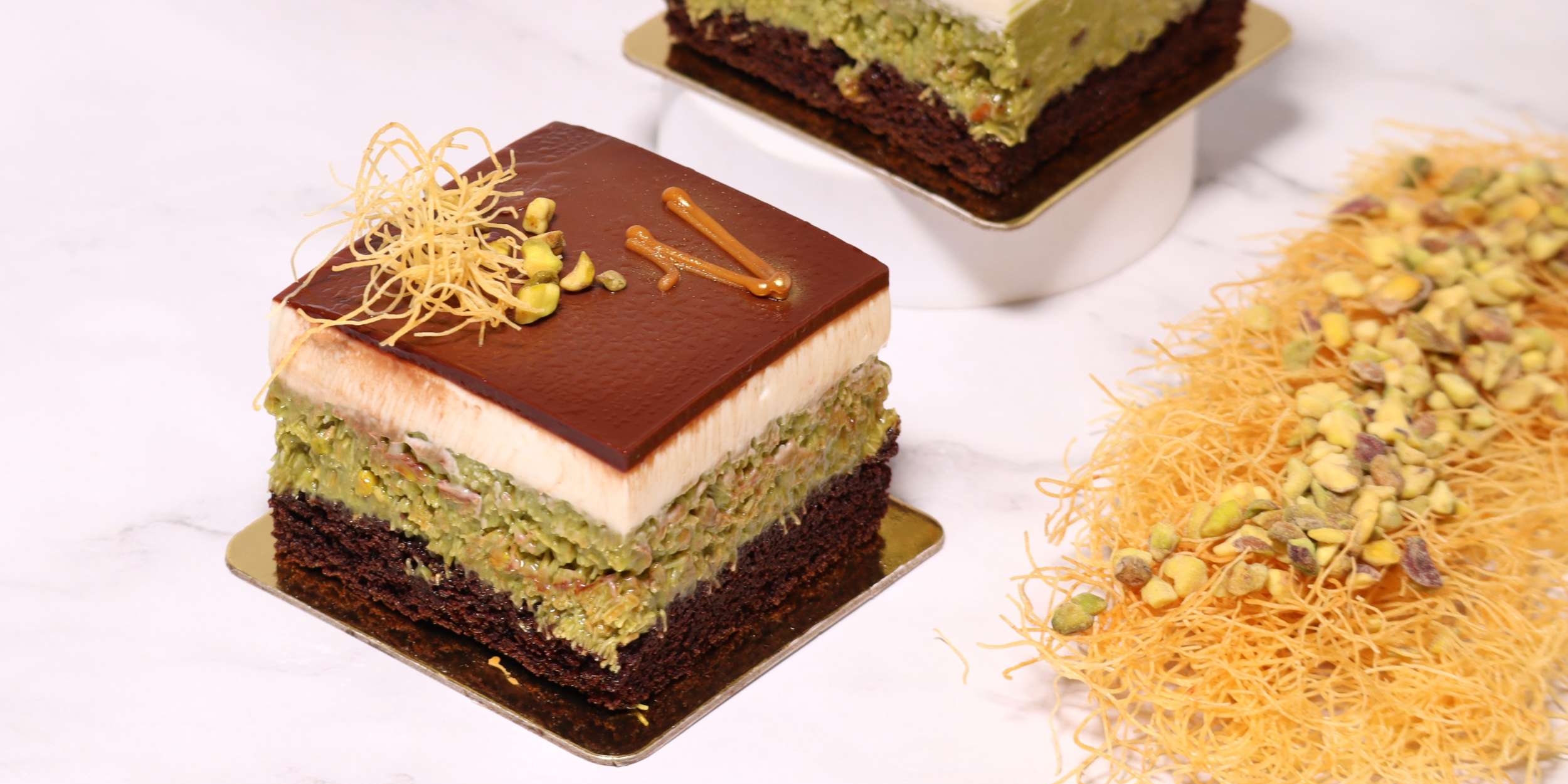 Торт «Дубайский шоколад» по мотивам самого трендового десерта этого года